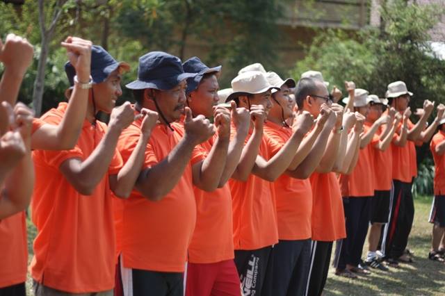 GATHERING ADALAH ...