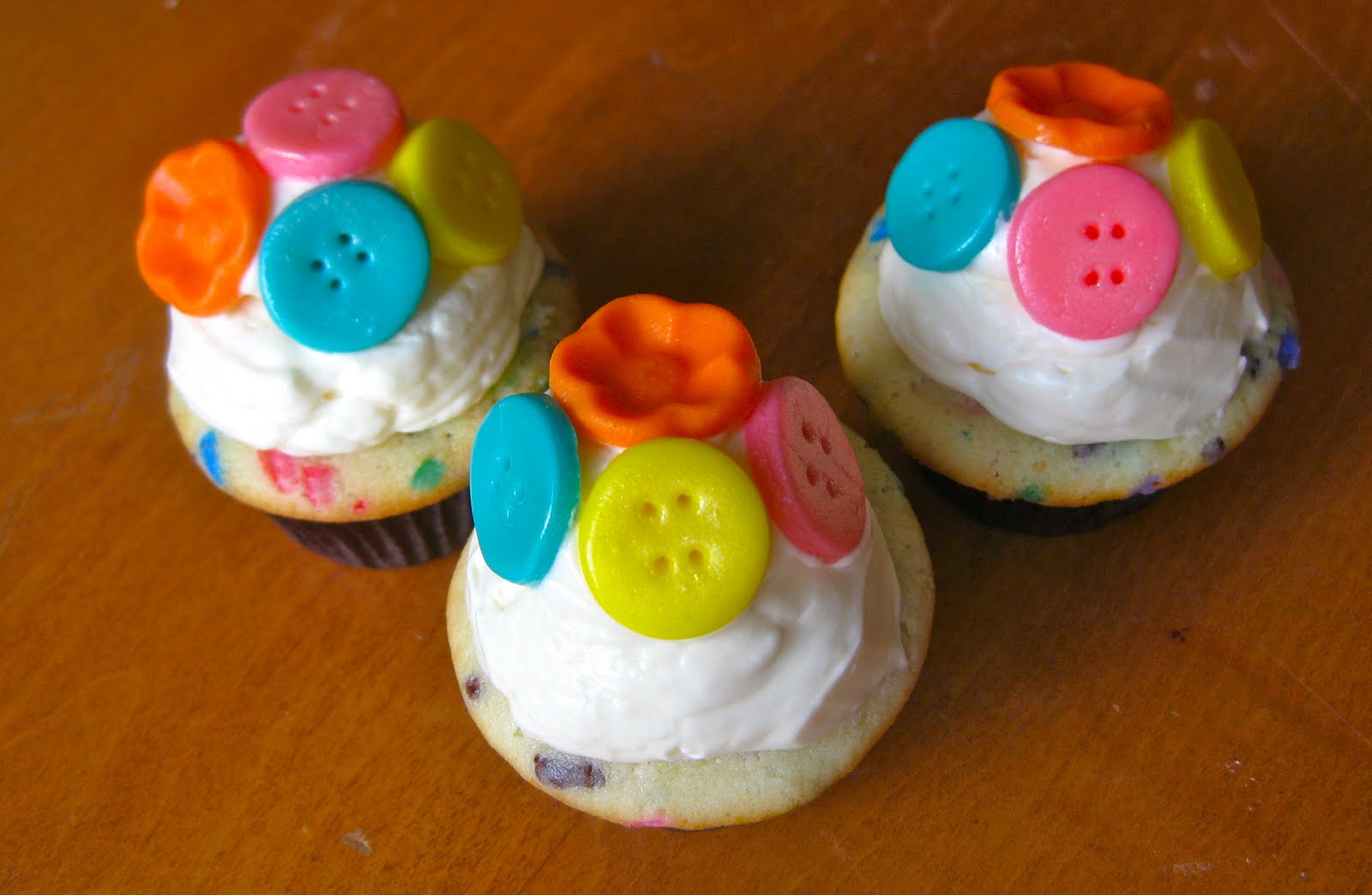 Pixie Crust: Funfetti Button Cupcakes