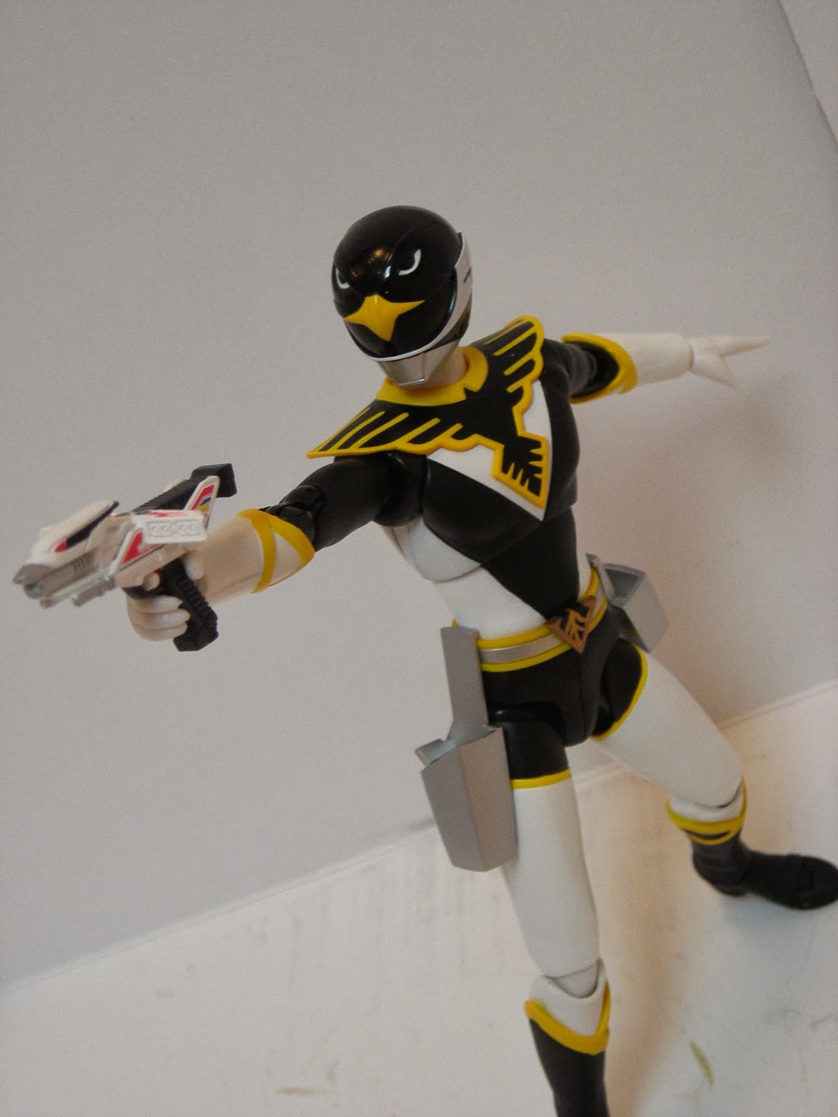 My Shiny Toy Robots: Toybox REVIEW: S.H. Figuarts Black Condor