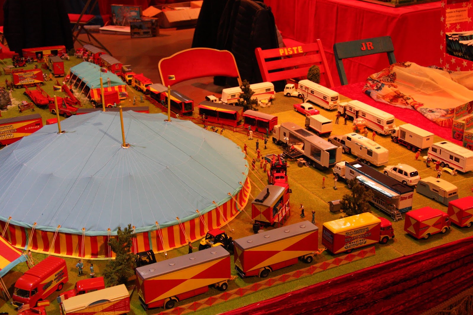 Circusmodellbau: Robert Brothers Circus 1:50