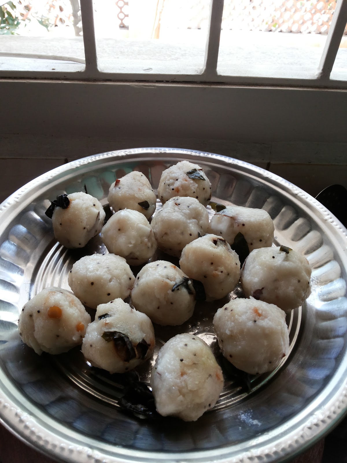 Eat Pray and Cook: Uppu Urundai (or) Kara Kozhukattai - 100th Post