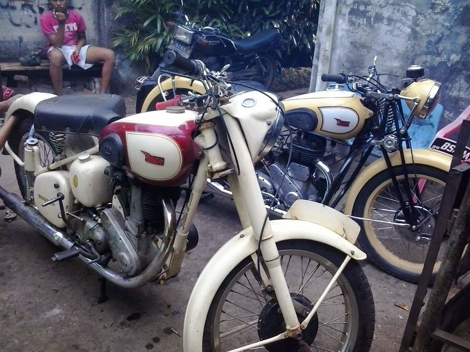 JUAL Motor Klasik BSA - JAKARTA - LAPAK MOBIL DAN MOTOR BEKAS