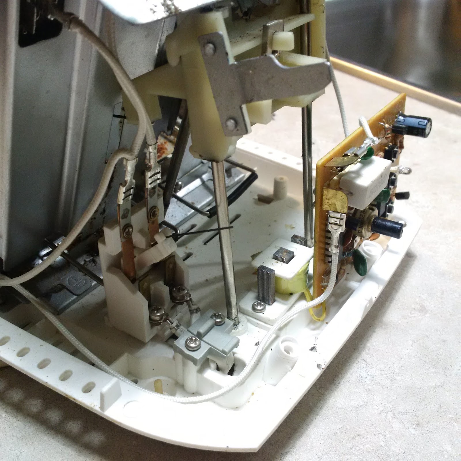 Another Day Another Project: Fixing Our T-FAL Toaster (Type 87447.7)