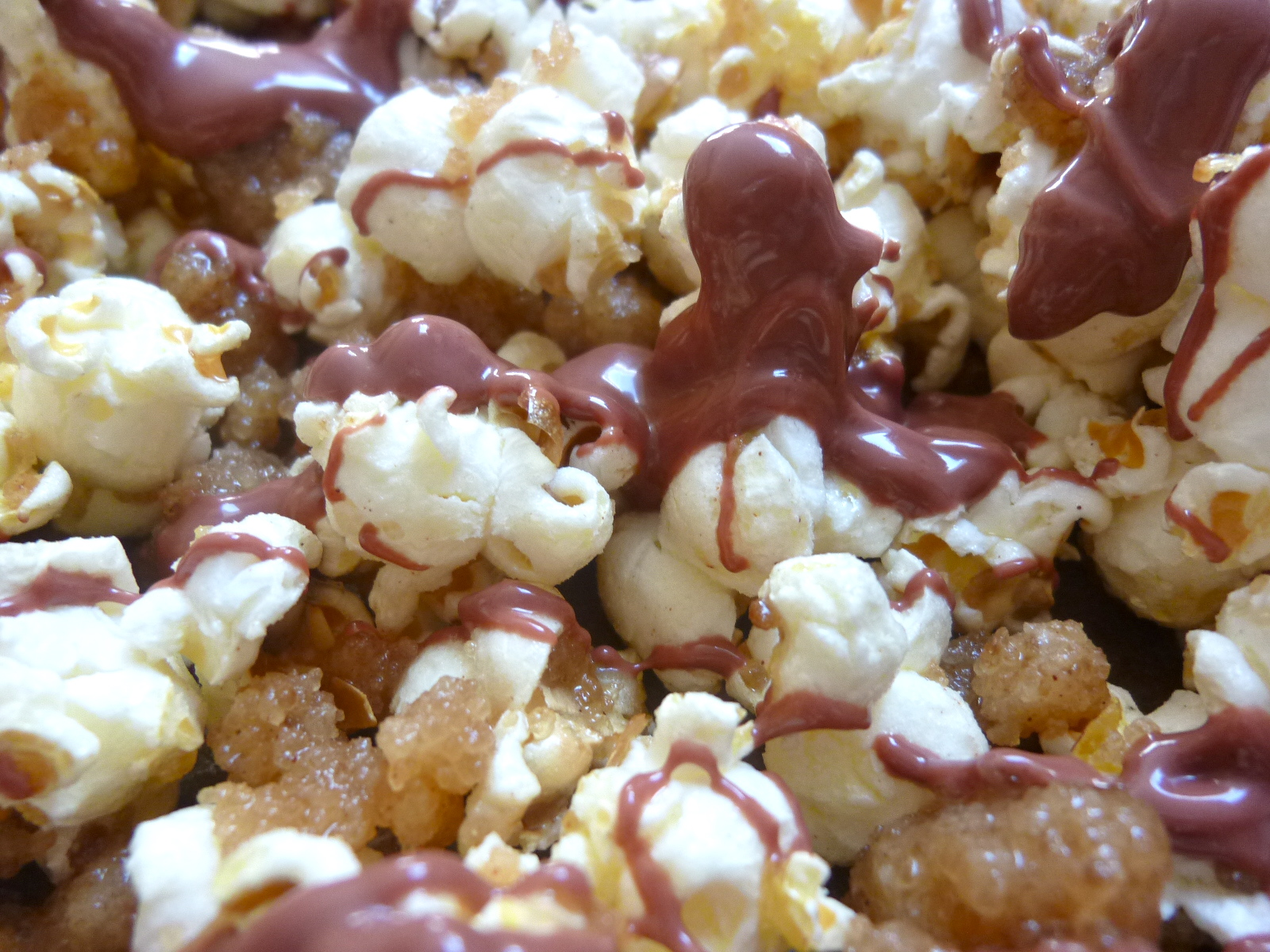 Streusel Cherry Chocolate Popcorn – Diary of a Mad Hausfrau