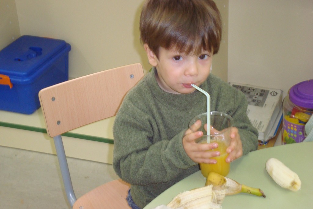 CP "Carmelo Cortés": Elaboramos zumos naturales -Ed. Infantil 3 años B-