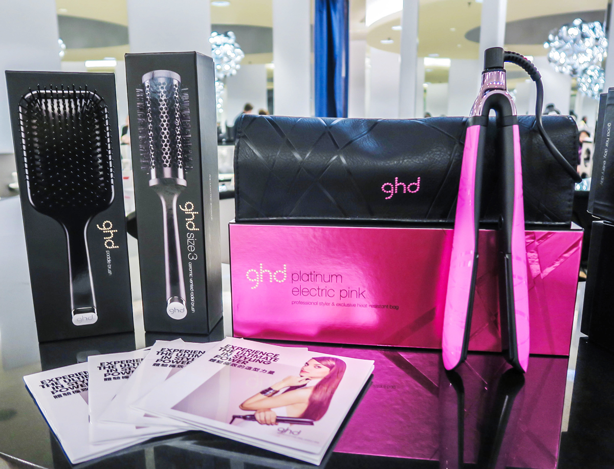 Pen My Blog: GHD Platinum Pink Styler | Brushes