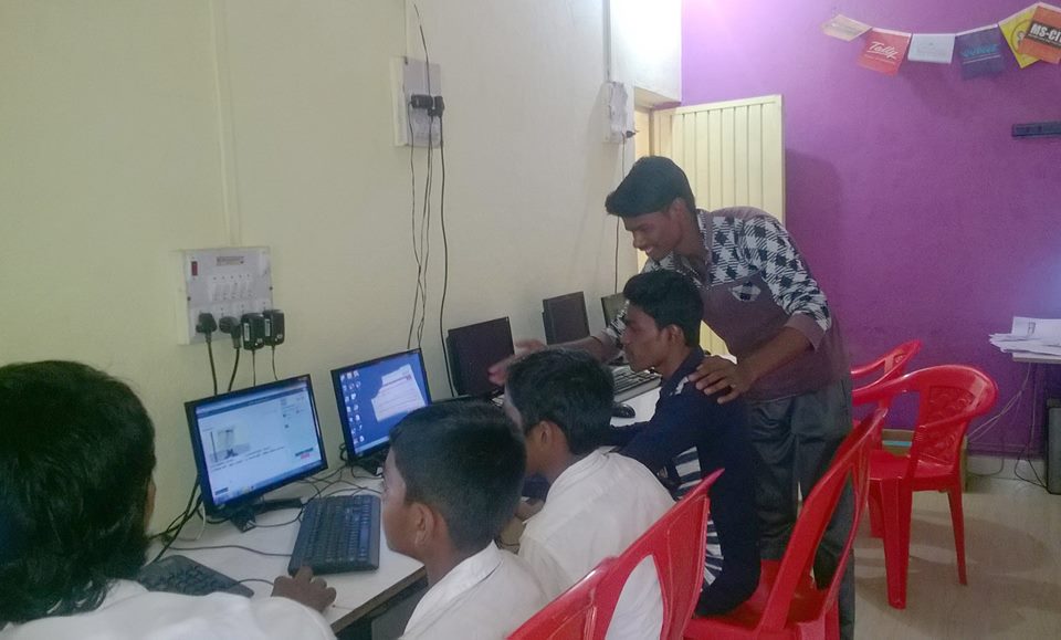 Sahara Computer Walur (सहारा कॉम्पुटर वालूर ): Sahara Computer Lab Room