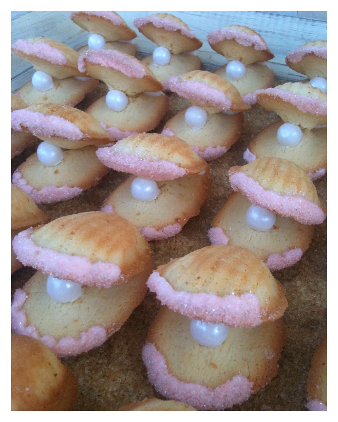 Oyster & Pearl Madeleine Cakes ~ Sweet Shells by the Seashore | DIY ...