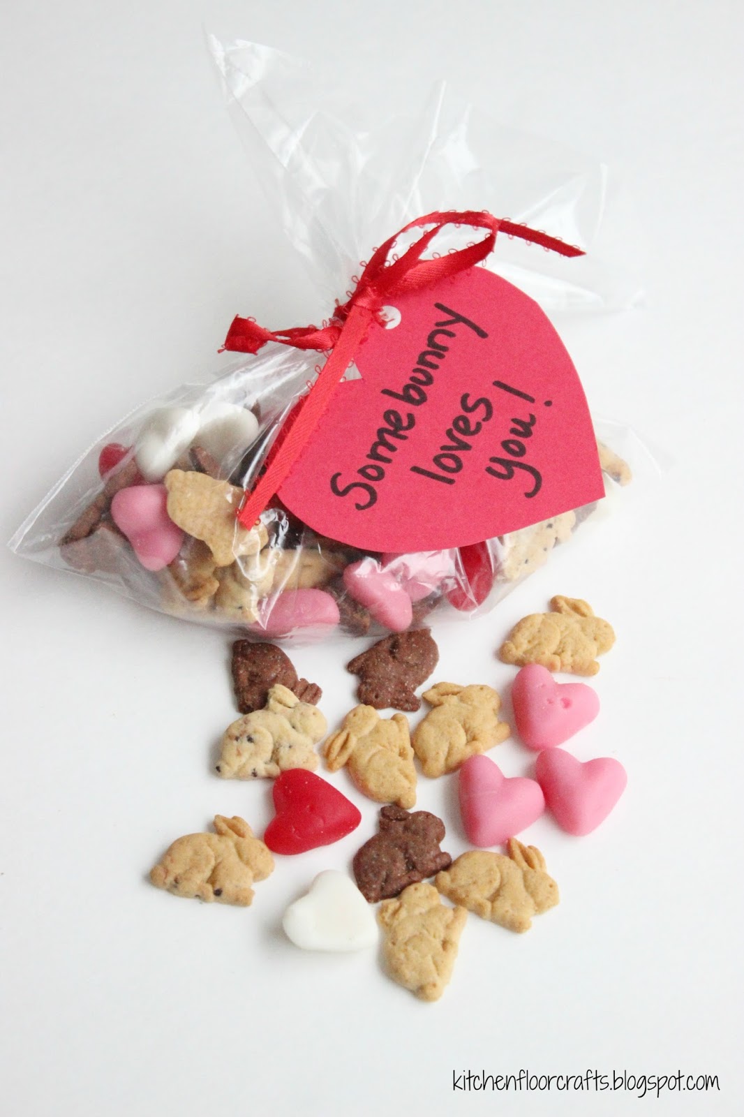 Kitchen Floor Crafts: Bunny Valentine - Lunch Box Treat