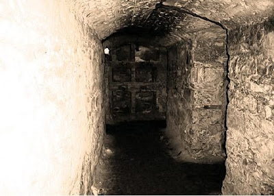 Fascination With Fear: OCTOBER 31: THIRTY-ONE SPOOKY PLACES