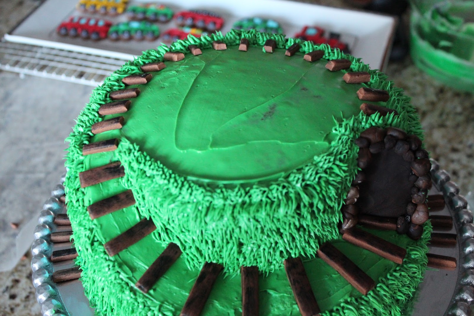 Worth Pinning: Spiral Train Cake