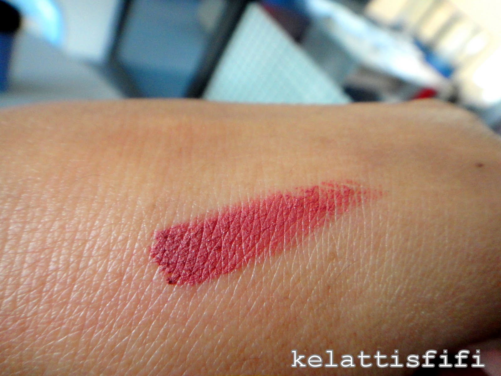..fifi says..: How to Melt a Lipstick
