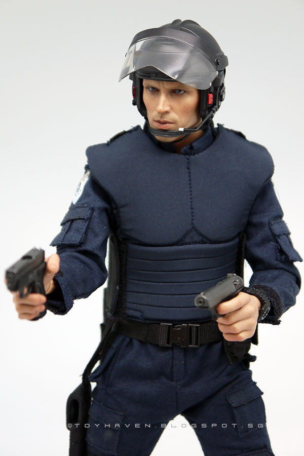 toyhaven: Hot Toys MMS266 1/6th scale Alex Murphy Collectible Figure ...