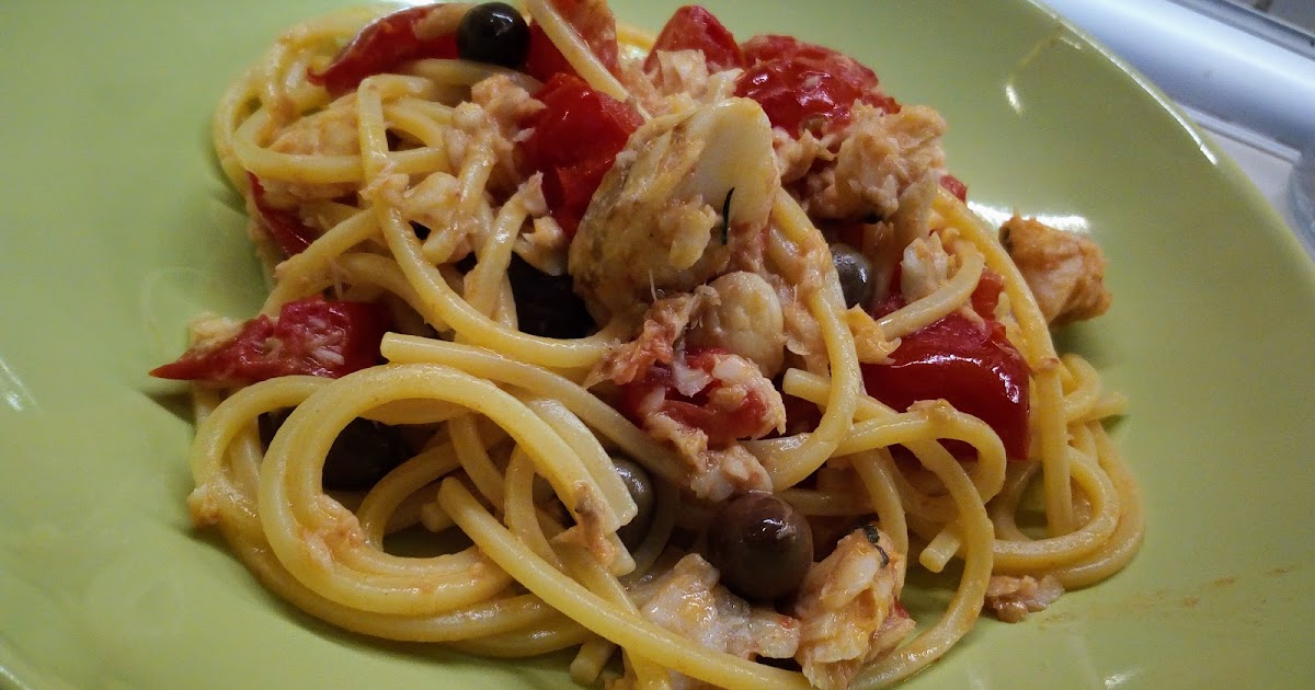 spaghetti con merluzzo olive e pomodorini