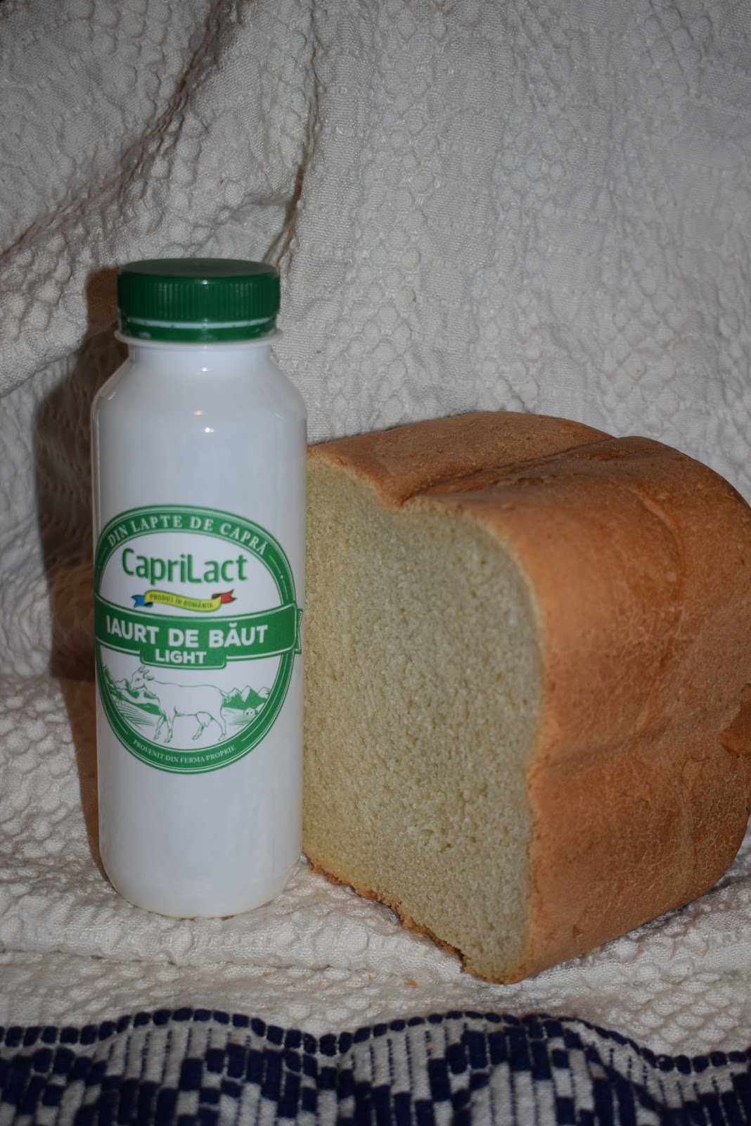 Promovare a produselor tradiționale și artizanale românești: Iaurt de ...