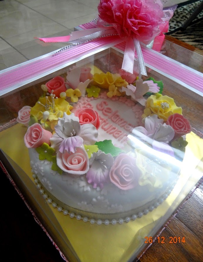 Dari Dapur Rin @ Simply Sweet & Cheezy: Kek Selamat Bertunang tema Pink ...