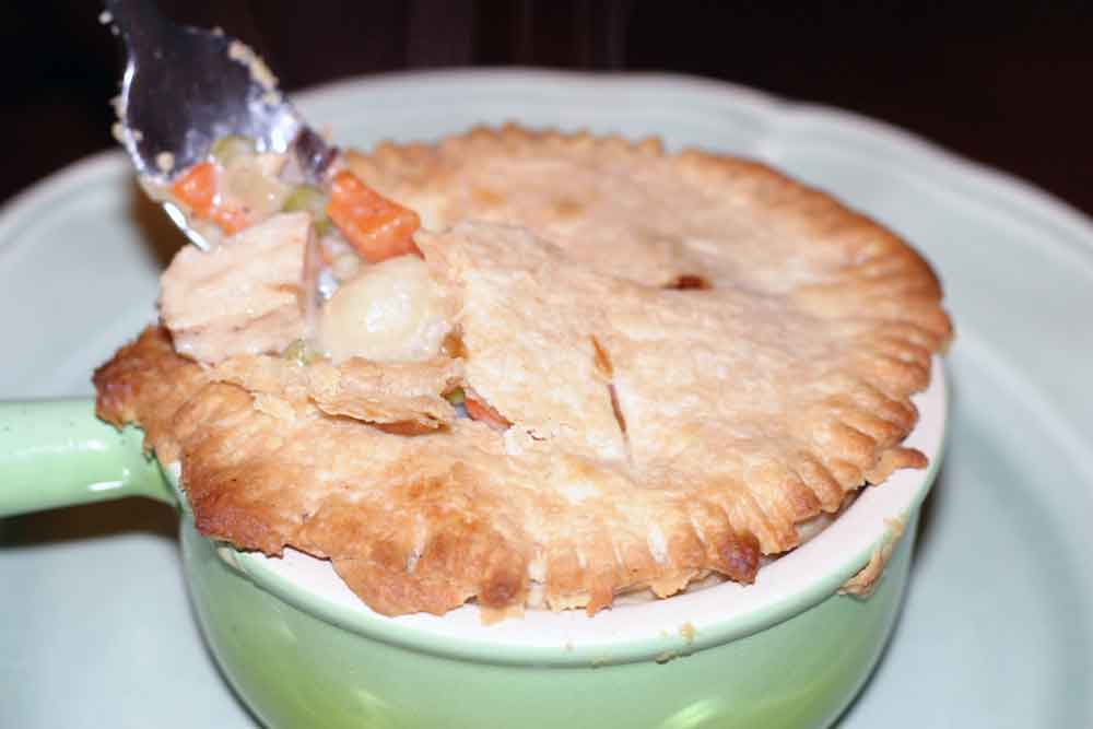 An Eat'n Man: Smoked Chicken Pot Pie
