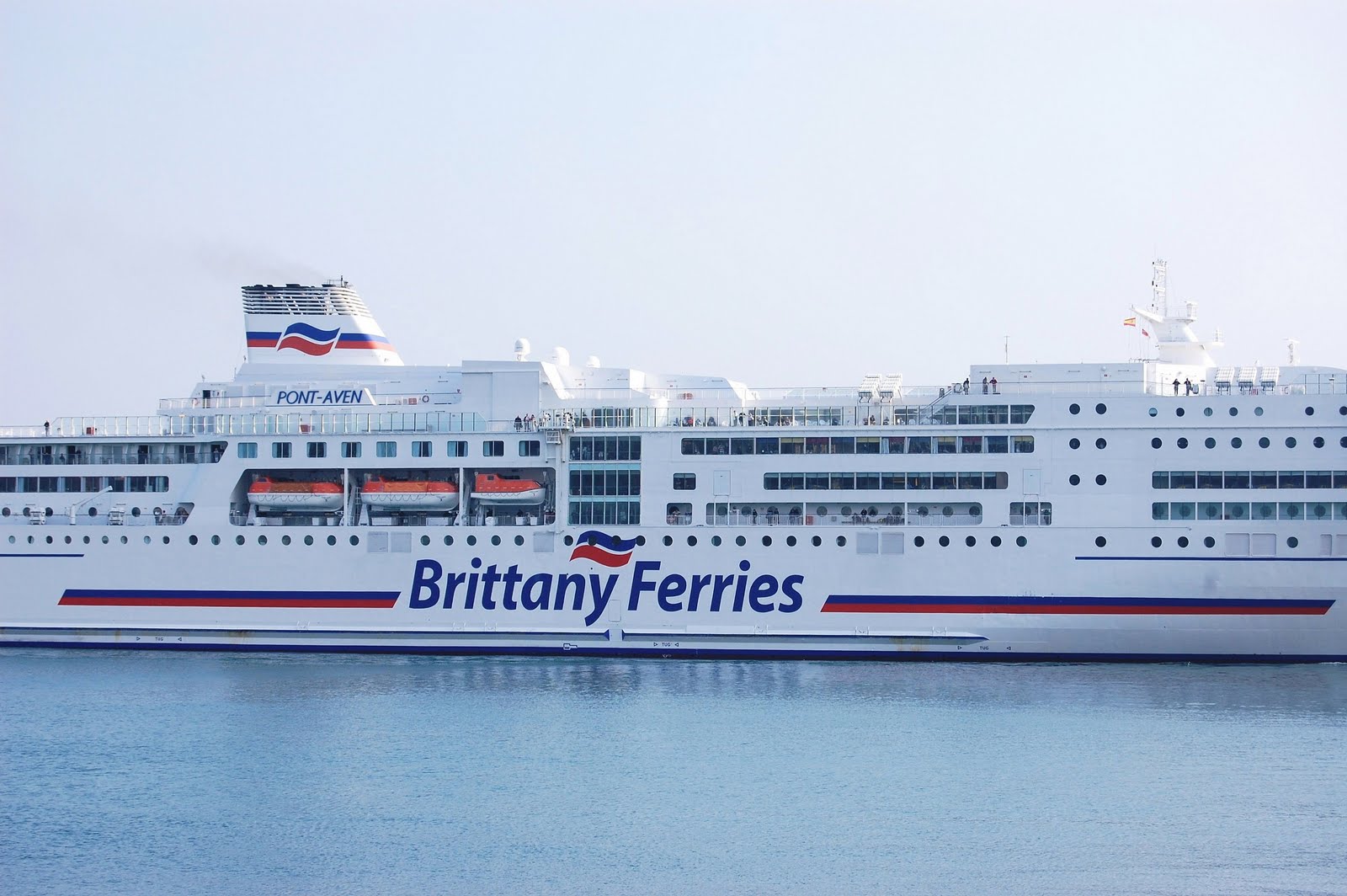 BRITTANY FERRIES: THE MV PONT-AVEN ARRIVING AT SANTANDER