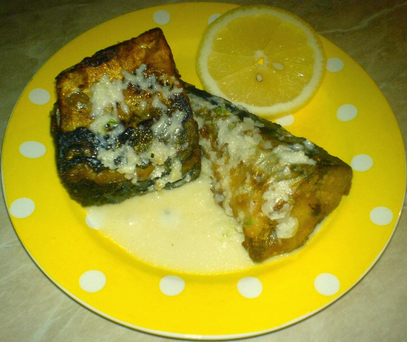 Macrou prajit cu mujdei de usturoi | Preparatedevis.ro