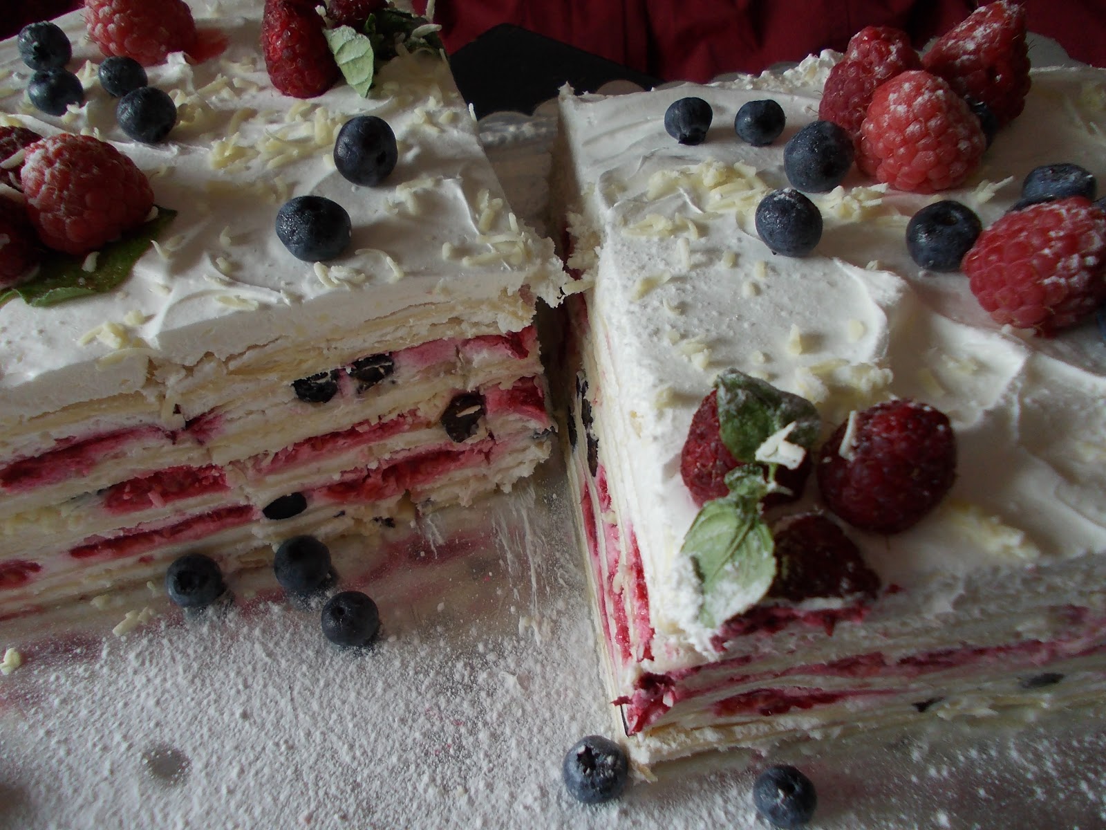 A sada Olja kuva: Šumska rozen torta