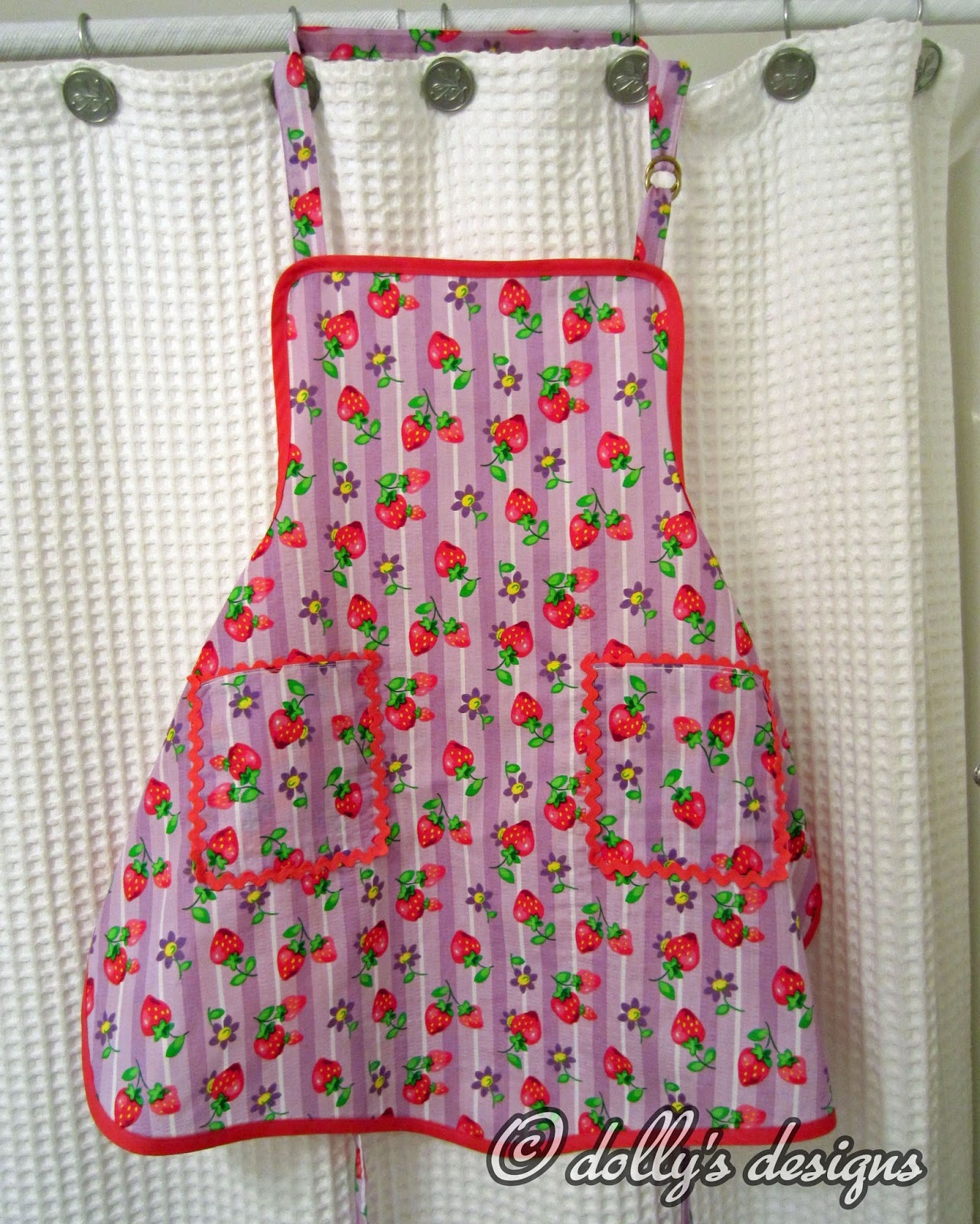 dolly's designs: Aprons, Aprons, Aprons!