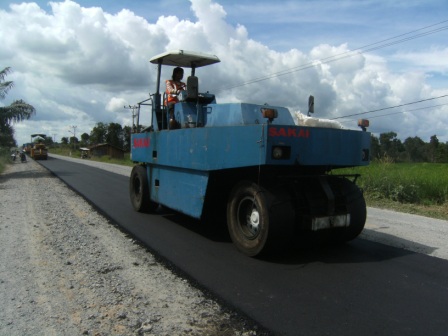 ALAT-ALAT BERAT YANG SERING DIGUNAKAN PADA PEKERJAAN JALAN - KUMPUL ...
