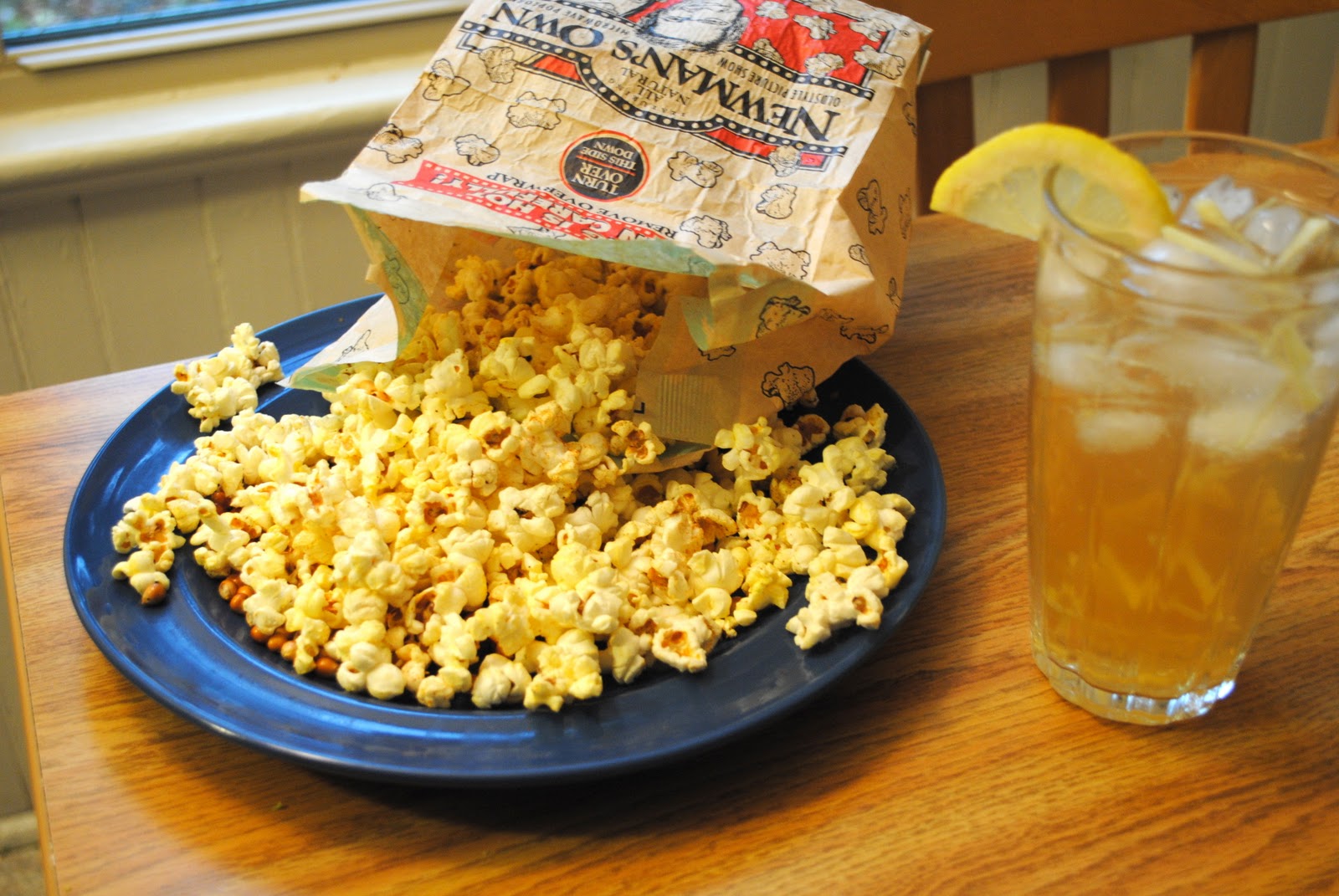 Dorm Room Dinner: Fancy Pants Popcorn and a Whisky High Life
