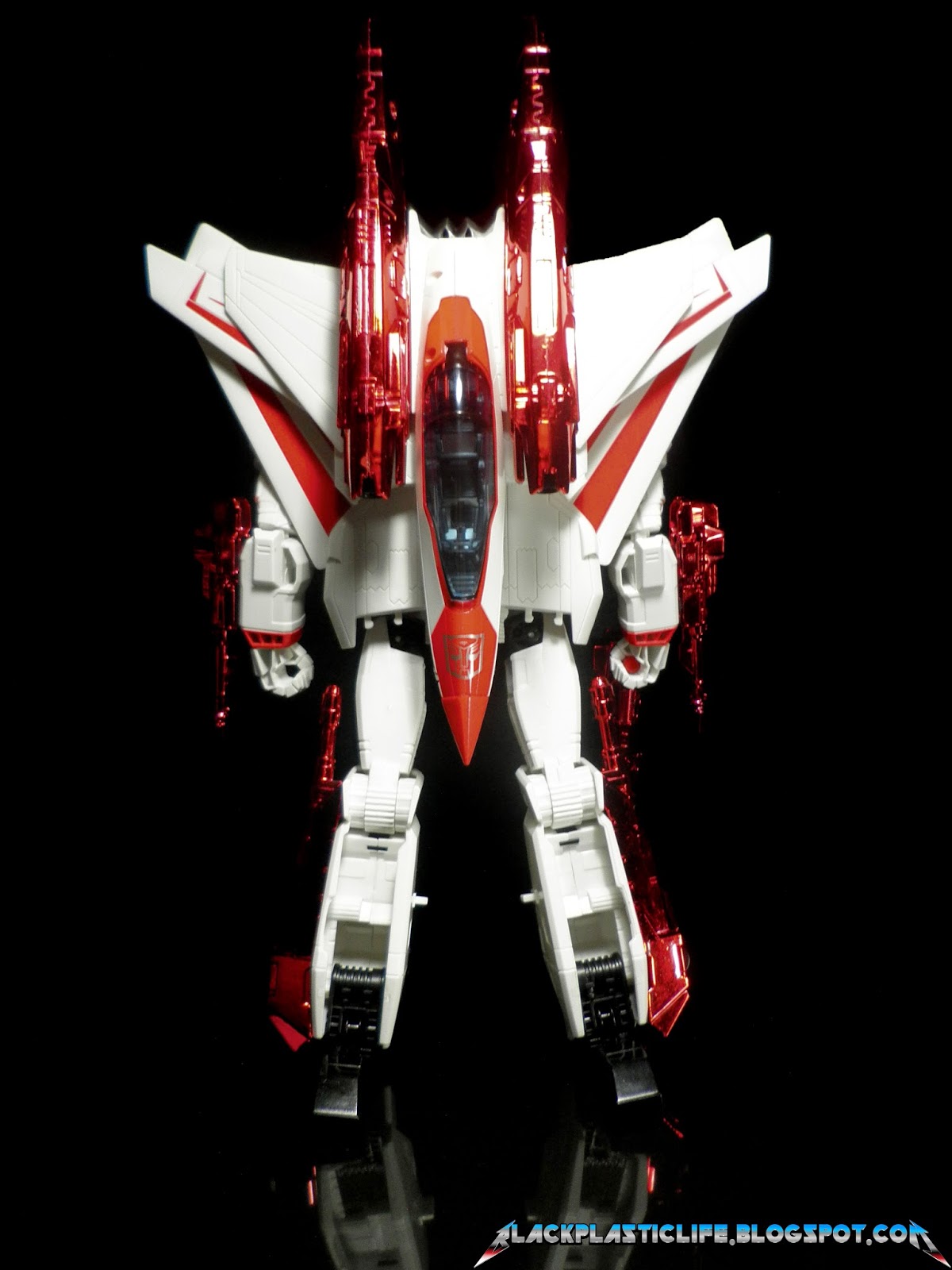 Black - Plastic - Life: Generations Leader Class Jetfire - Pictorial Review