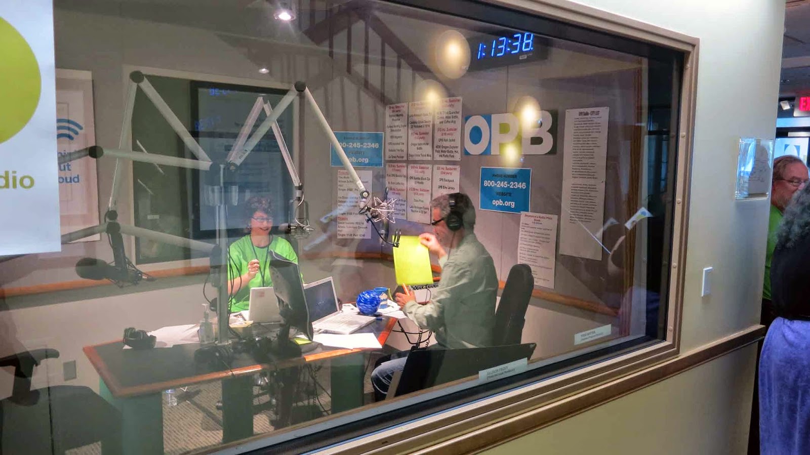 The ZehnKatzen Times: [pdx] KOPB Open House, Complete With Celebrity ...