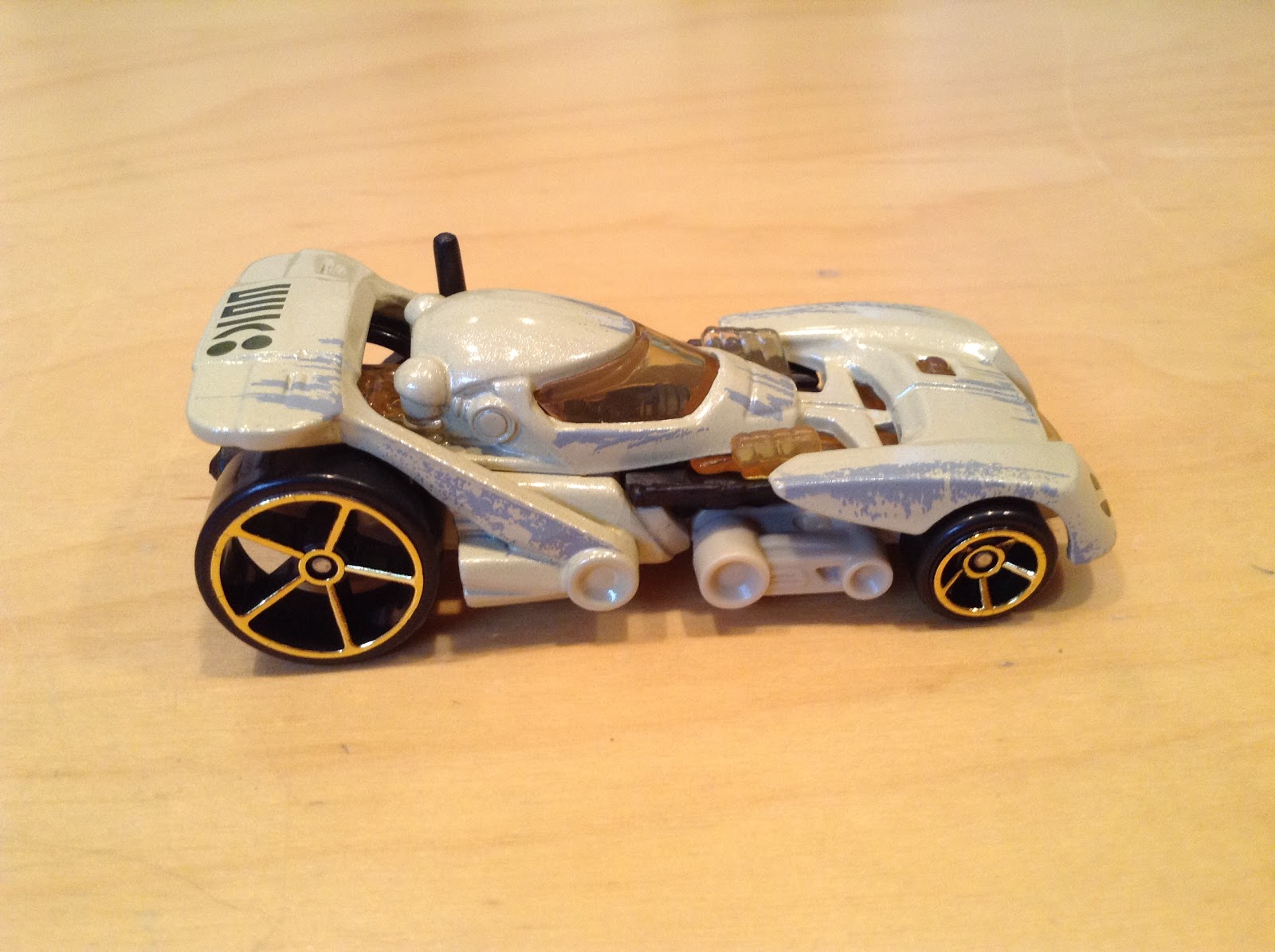 JULIAN'S HOT WHEELS BLOG: Battle Droid (Star Wars Character Car)