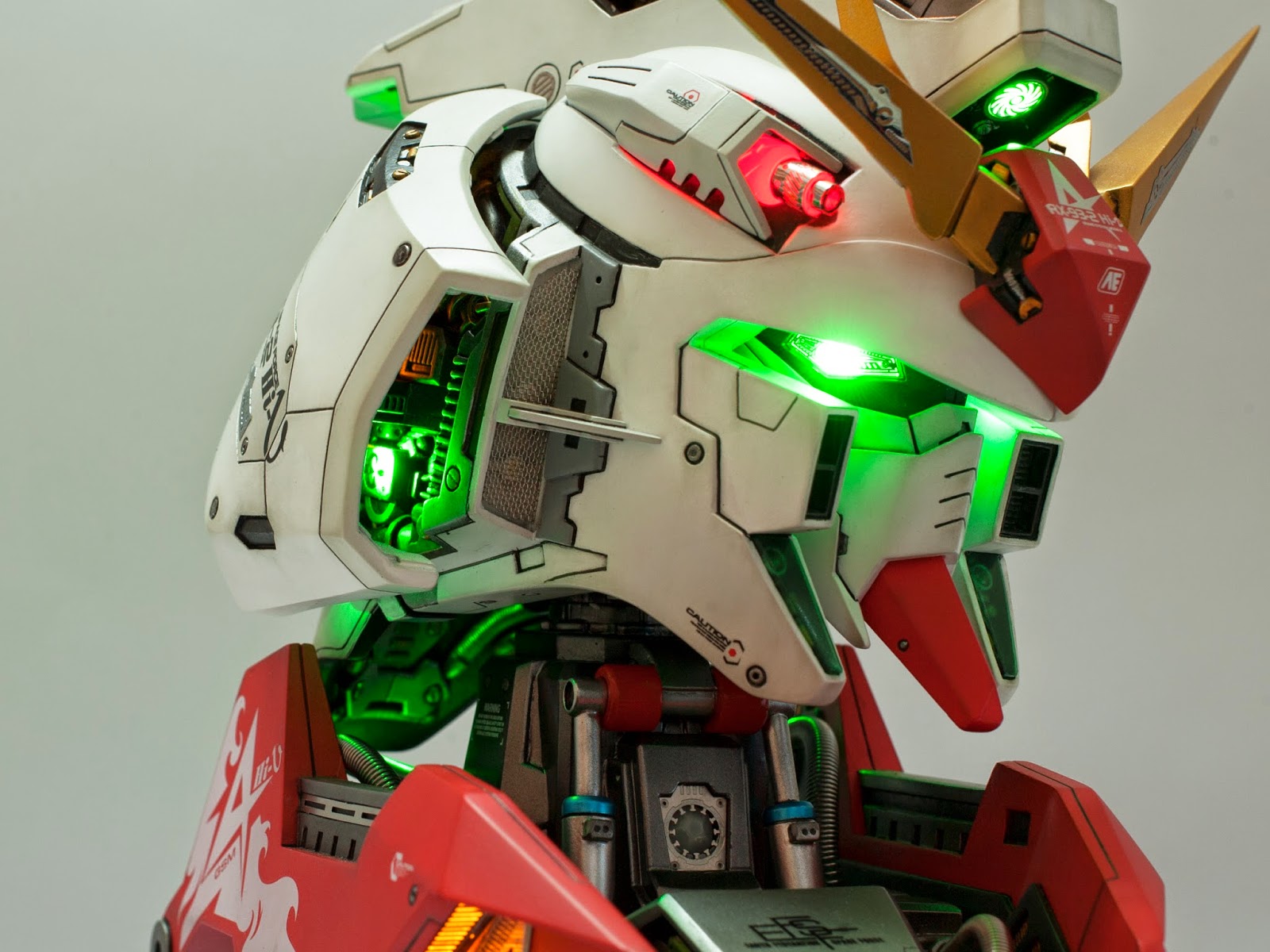 Custom build : G-system 1/24 Hi-Nu Gundam Head Display Model