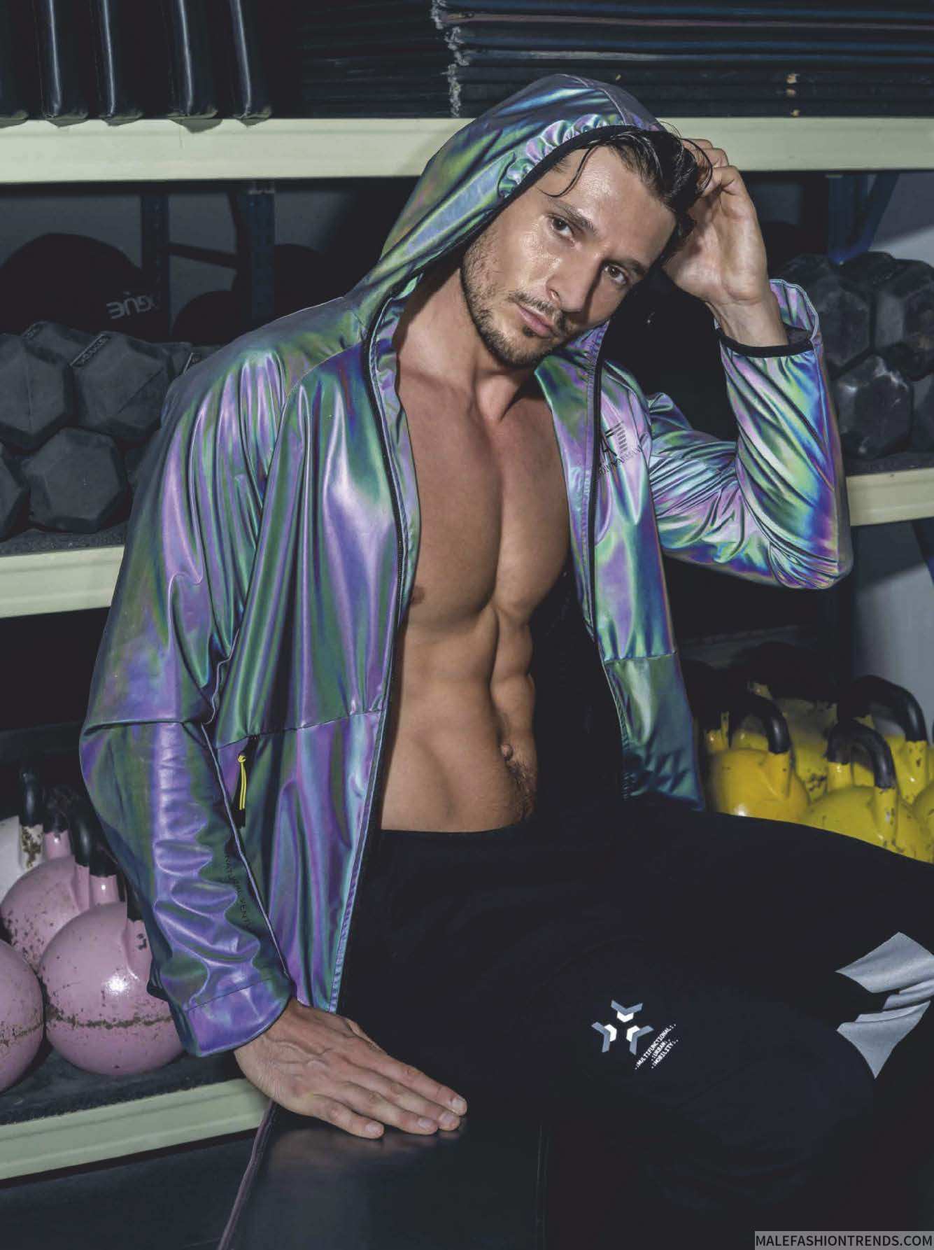 Mircea Suba para DA MAN Magazine en fotos de Panji Indra