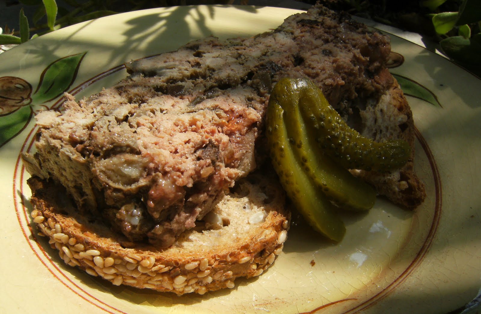 Pain de veau au romarin et aux olives noires