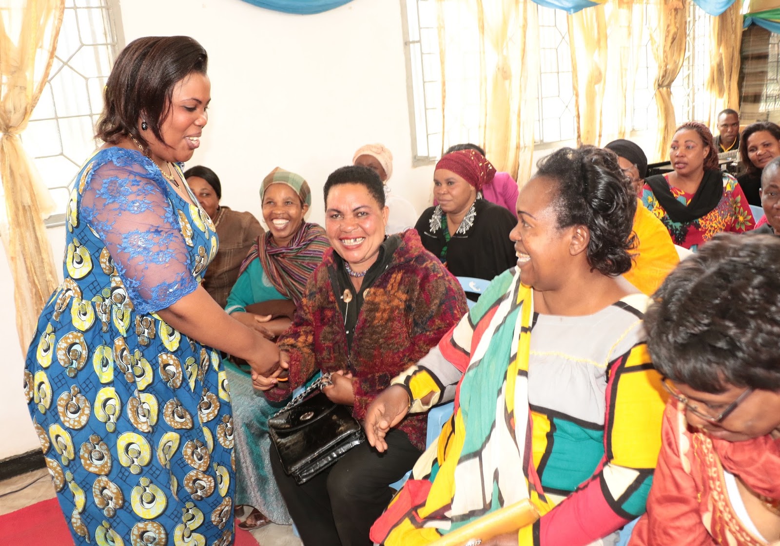 Rweyemamu info blog: JIJI LA ARUSHA LATOA MIKOPO YA SH 405 MILIONI KWA ...