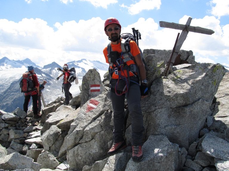 Escursionismo a 360°: Il Sentiero dei Fiori e Cima Payer (EEA)