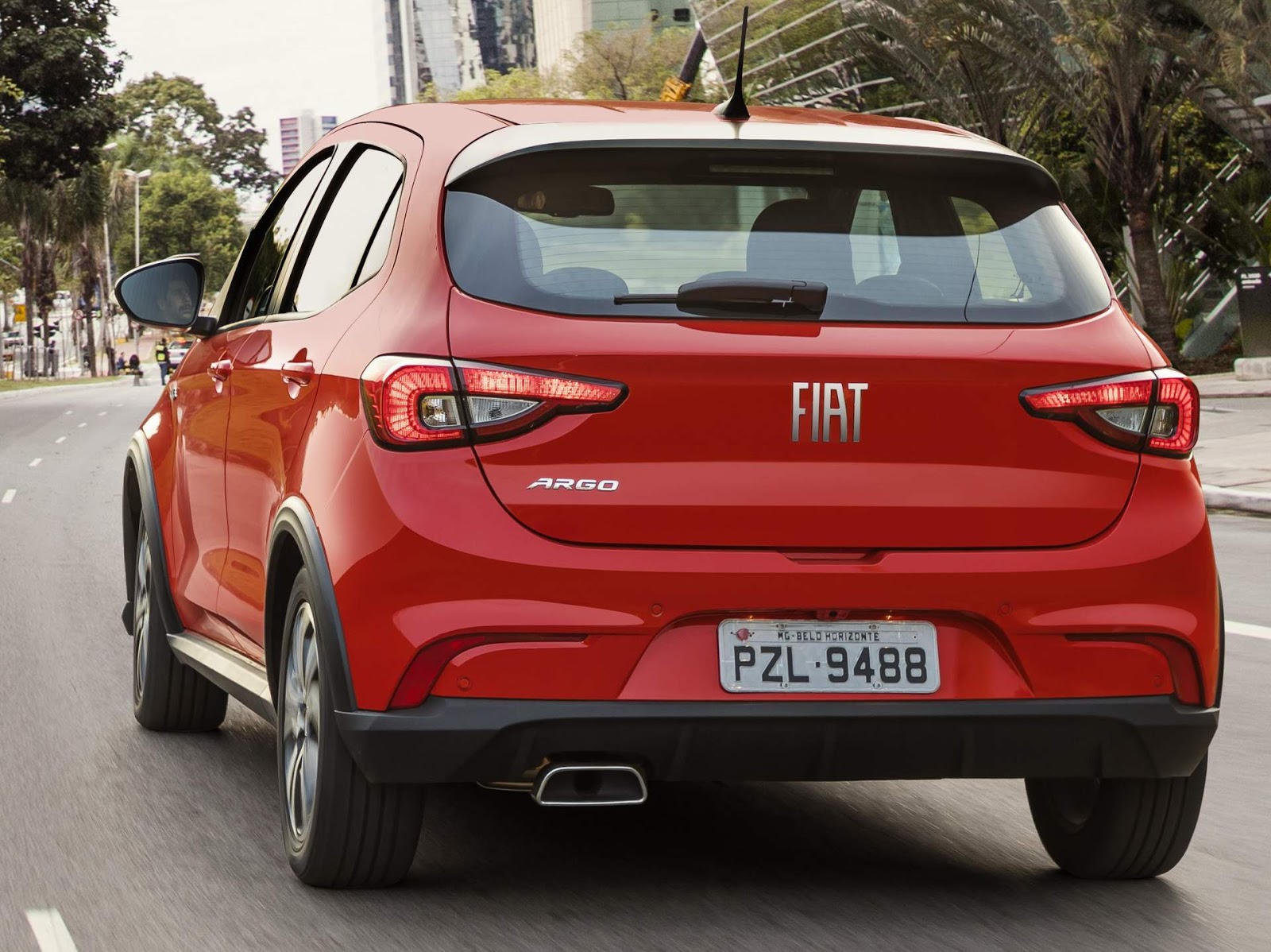 VW Polo 200 TSI x Fiat Argo 1.8 Automáticos: comparativo | CAR.BLOG.BR