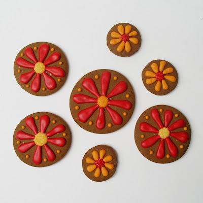 THE GINGER COOKIE: FALL FLOWERS by Nina