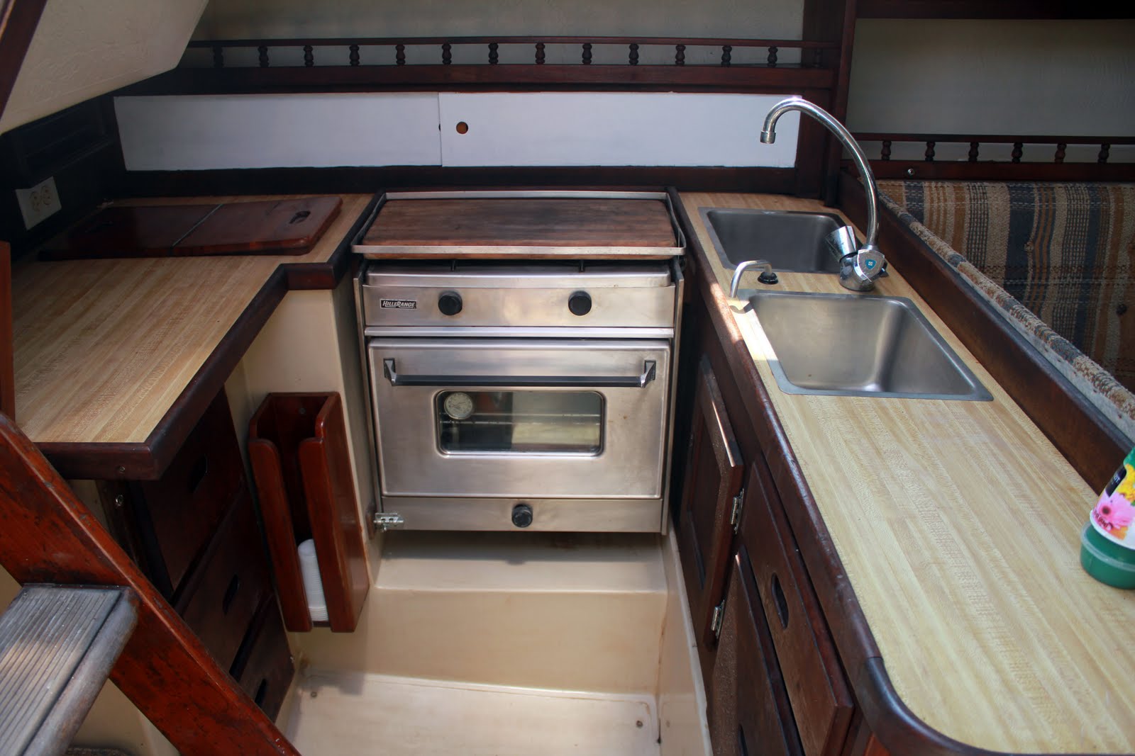 Georgetown Catalina 30 For Sale: Interior Photos