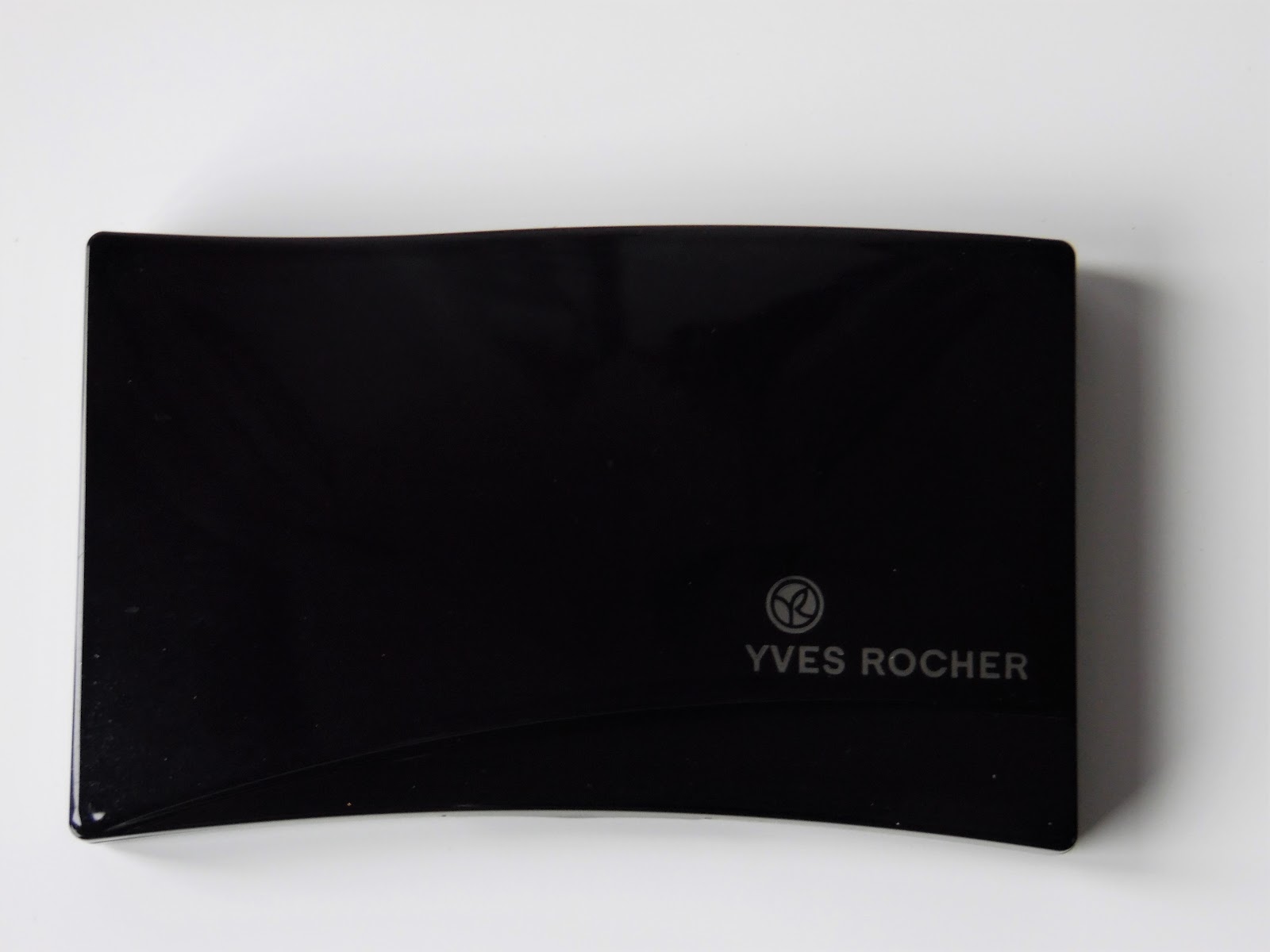 Yves Rocher Flawless Skin Powder - Samantha Alisha