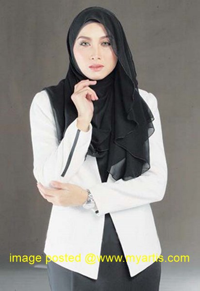 MYARTIS.COM | MYARTIS | MY | ARTIS: JUE AZIZ KINI SUDAH BERHIJAB PENUH
