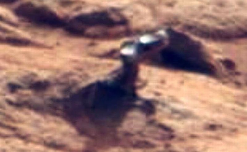 Weird Anomaly Caught By Mars Curiosity - Jan 30, 2013