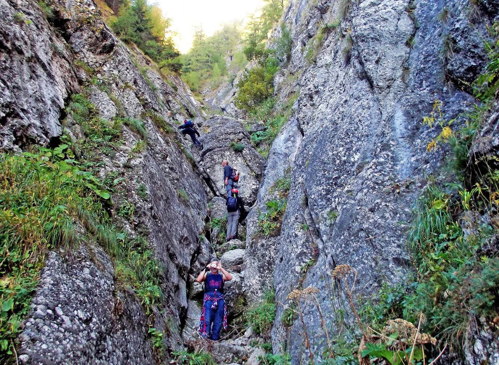 Blog de Calatorii si Drumetii Montane.: BUCEGI (Valea Seaca dintre Clai ...
