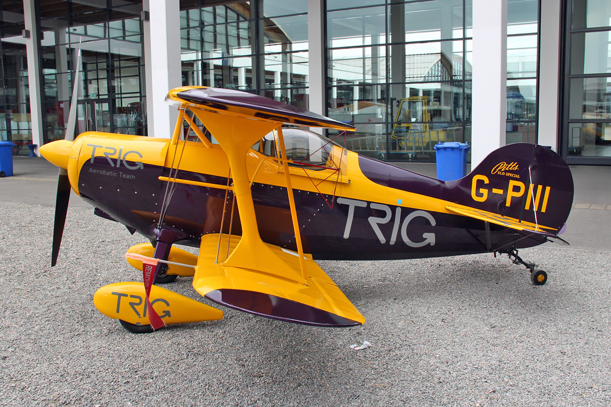 Eastwings: Pitts S1-D Special * Trig Aerobatic Team * G-PIII + G-IIIP
