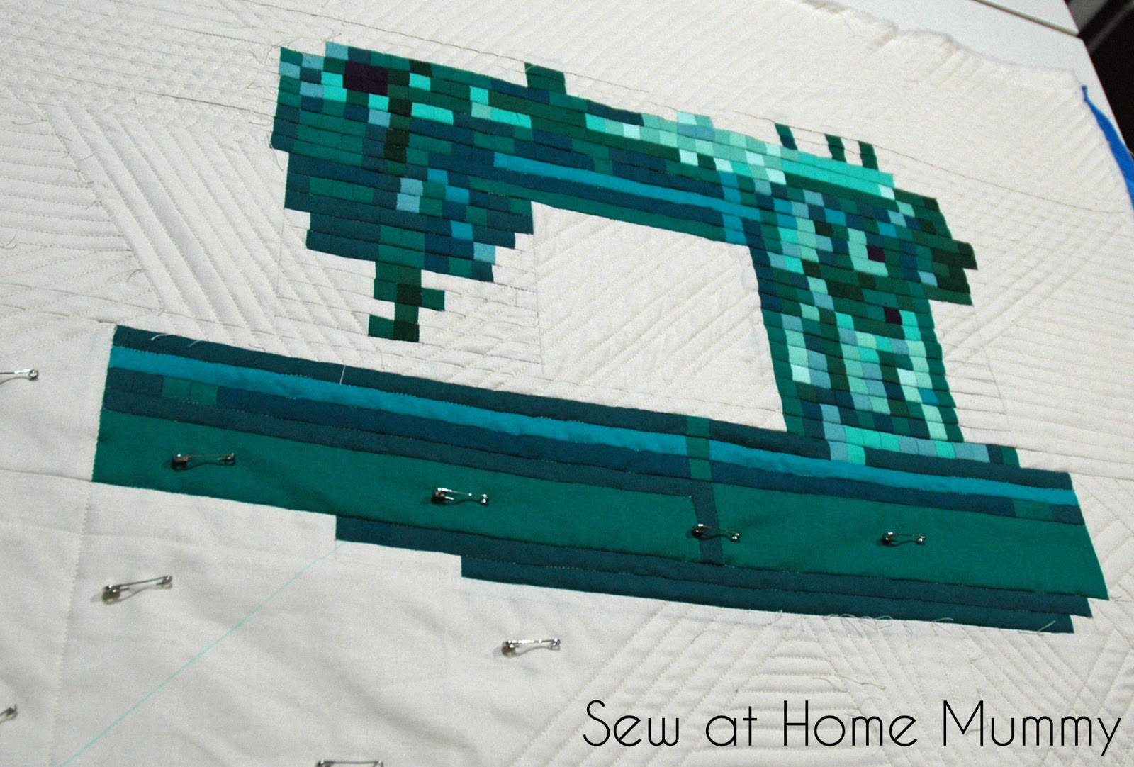 Sew at Home Mummy: Blogger's Quilt Festival: my pixelated sewing machine