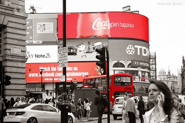 carola bARTz: You Have To Love Red...