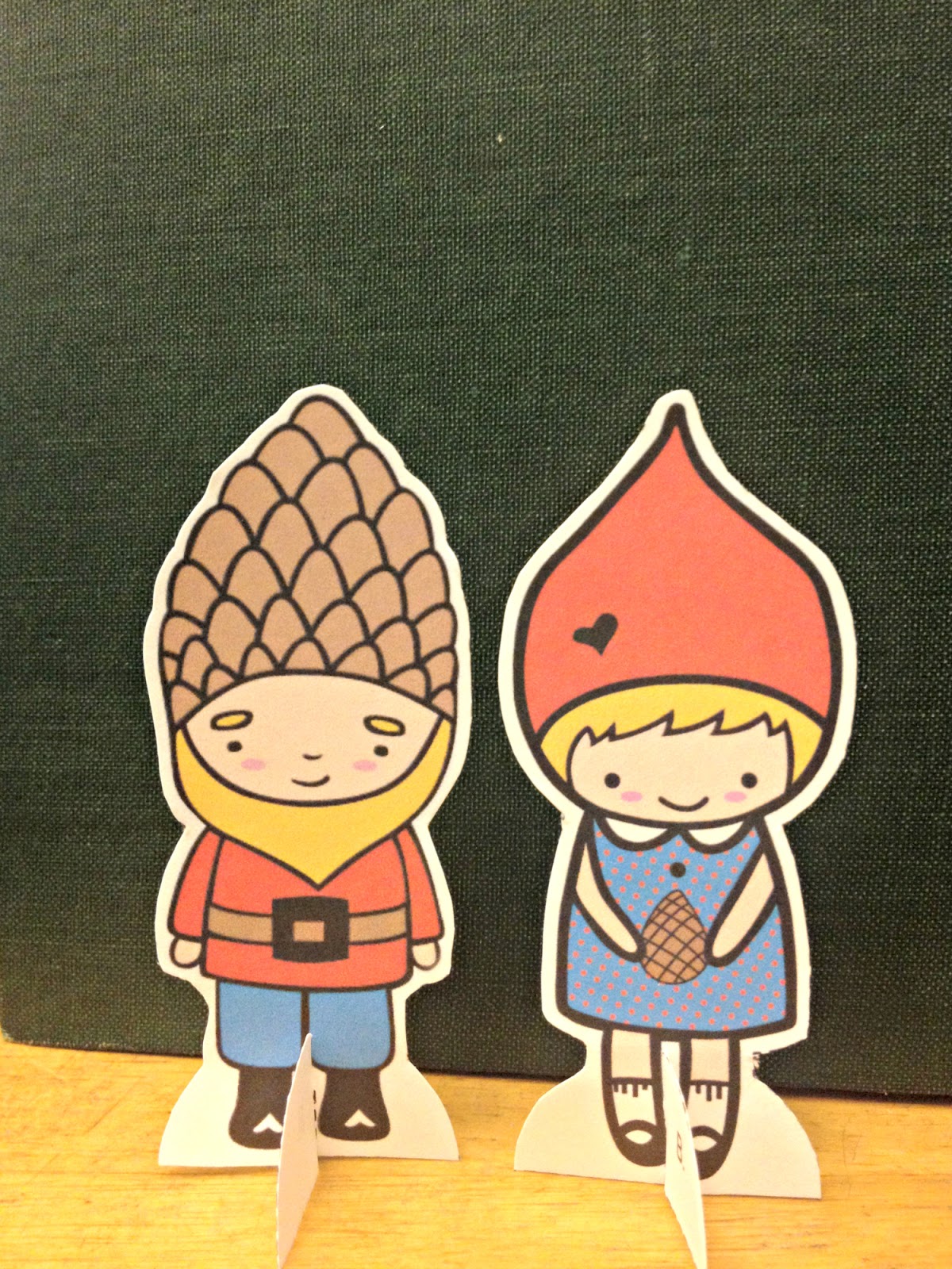 The Pine Cone Gnome At Home: Pine Cone Gnome Paper Dolls