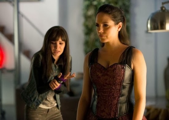 SNEAK PEEK : Discover "Lost Girl: Turn To Stone"