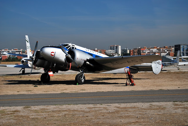 Beech C-45H Expeditor FIO(Spantax) EC-ASJ - FOTOGRAFÍA AERONÁUTICA ...