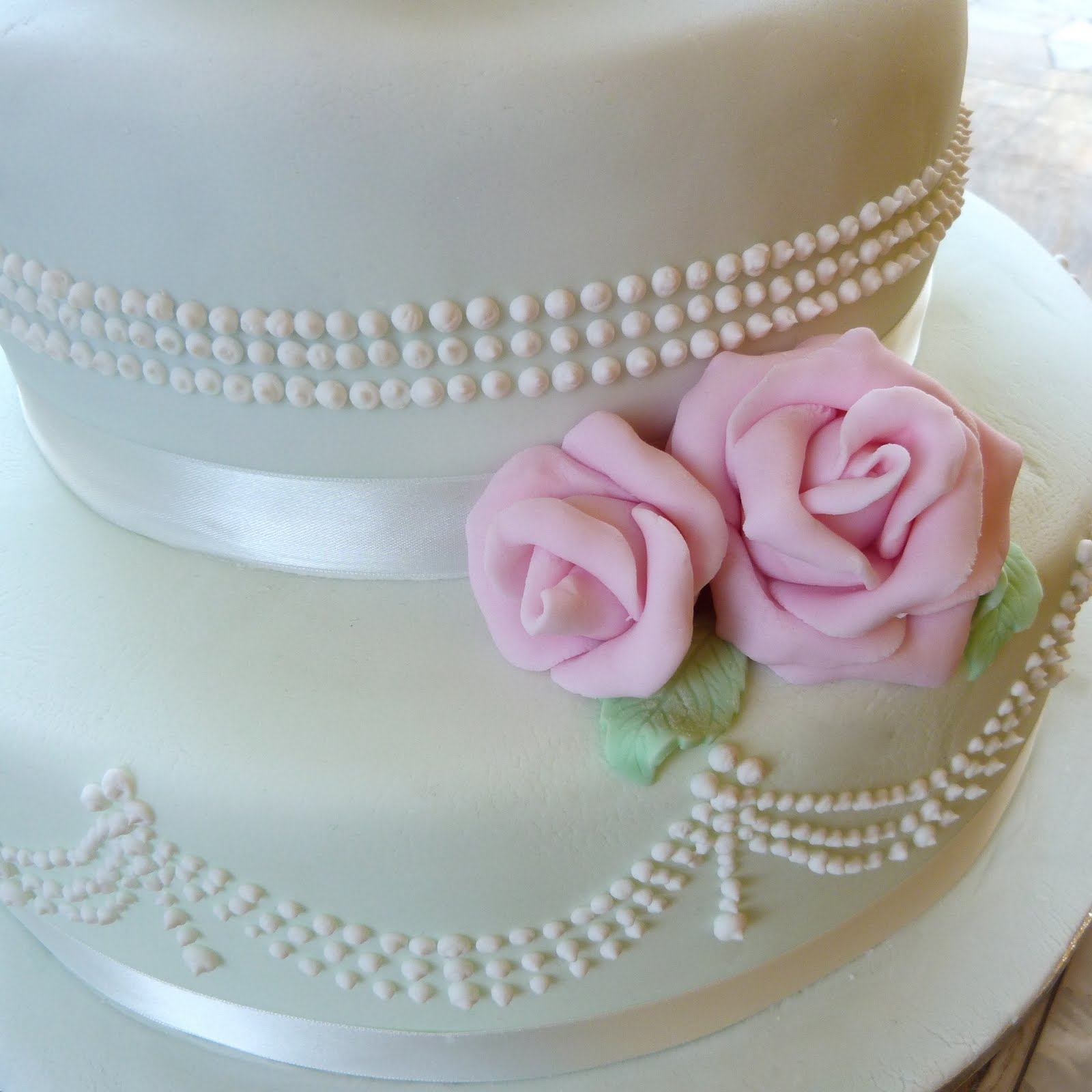 Chic Cake: Wedding cake decorazione Perle Tiffany