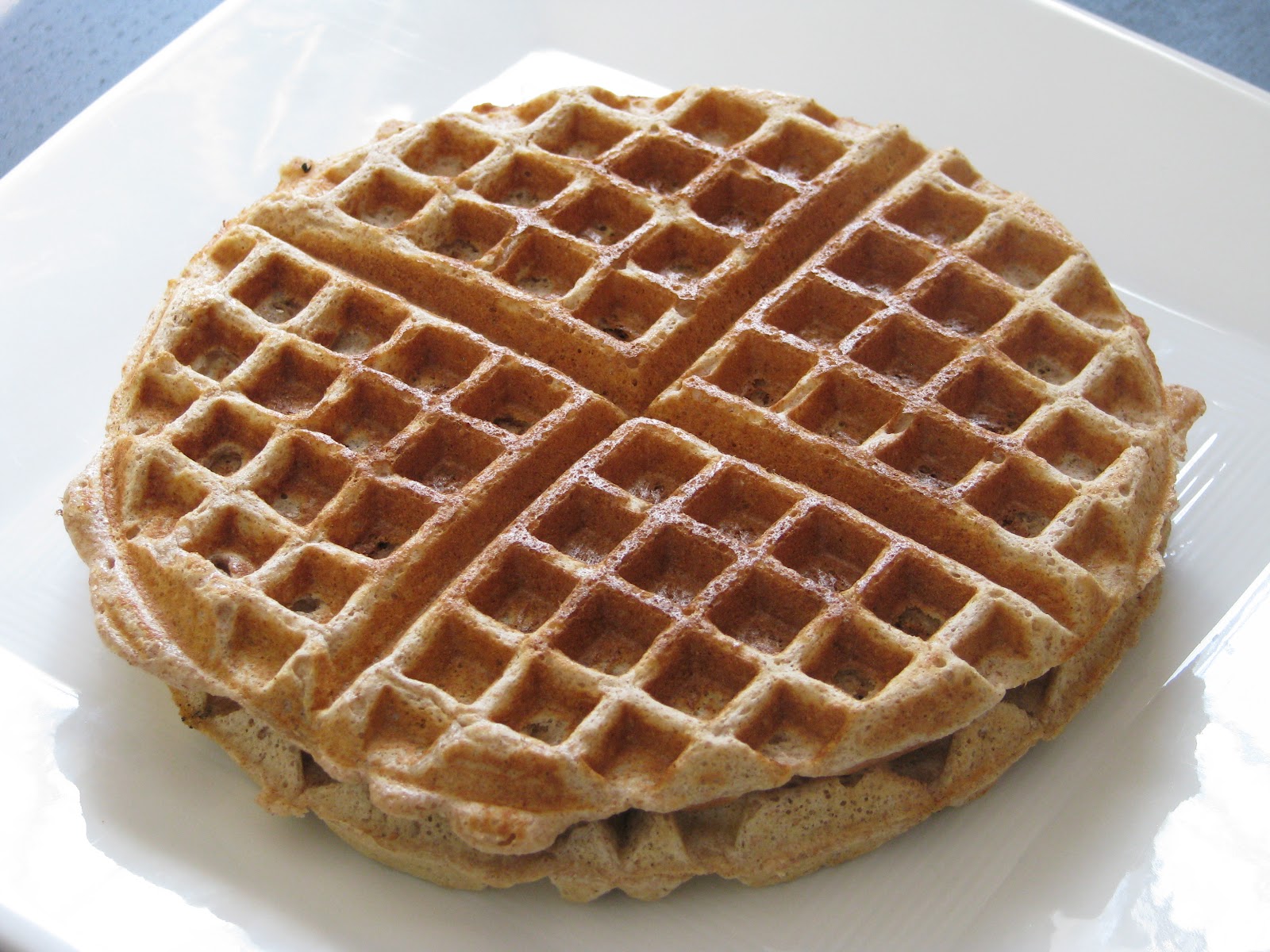 two foodies & a pup: Wonderful Whole Wheat Waffles